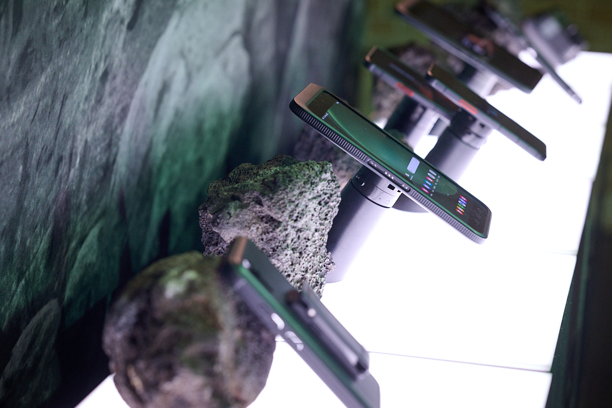 Tools for the Workplace of Tomorrow: Samsung Showcases Updates to its ...