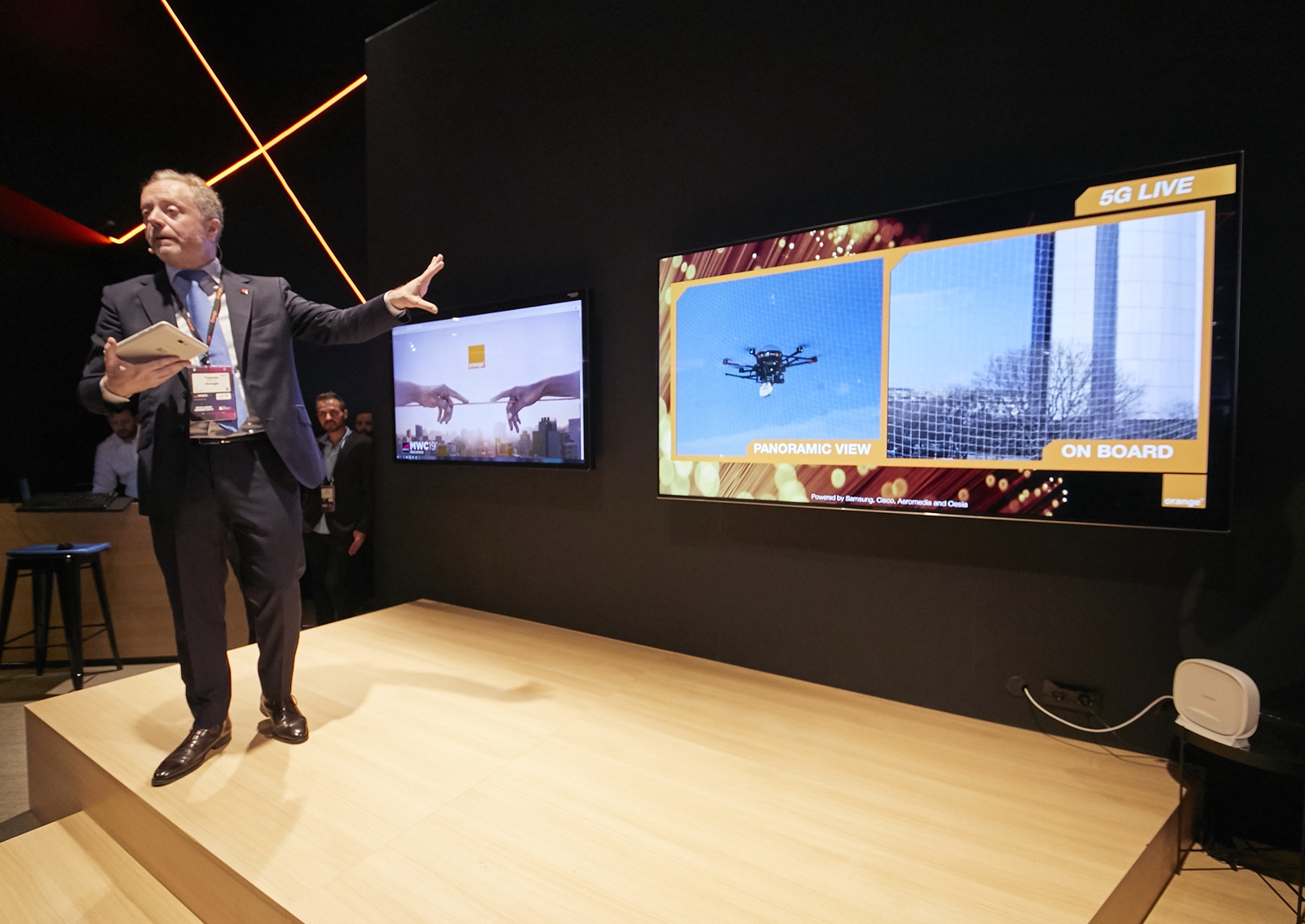 Samsung, Cisco en Orange demonstreren 5G-aangedreven drone en industriële robot op MWC19 ...