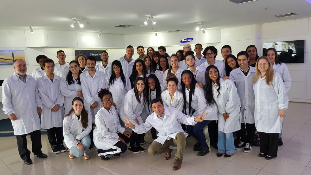 Alunos do programa ‘Geração de Futuro’ da Samsung visitam fábrica da ...