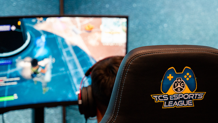 Samsung als Partner der «TCS eSports League with Opel» am HeroFest ...