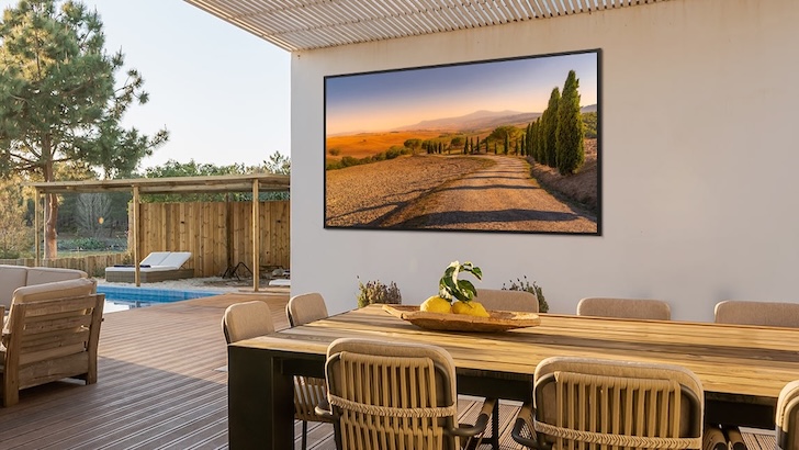 Regarder la télévision en plein air : le téléviseur d’extérieur The ...