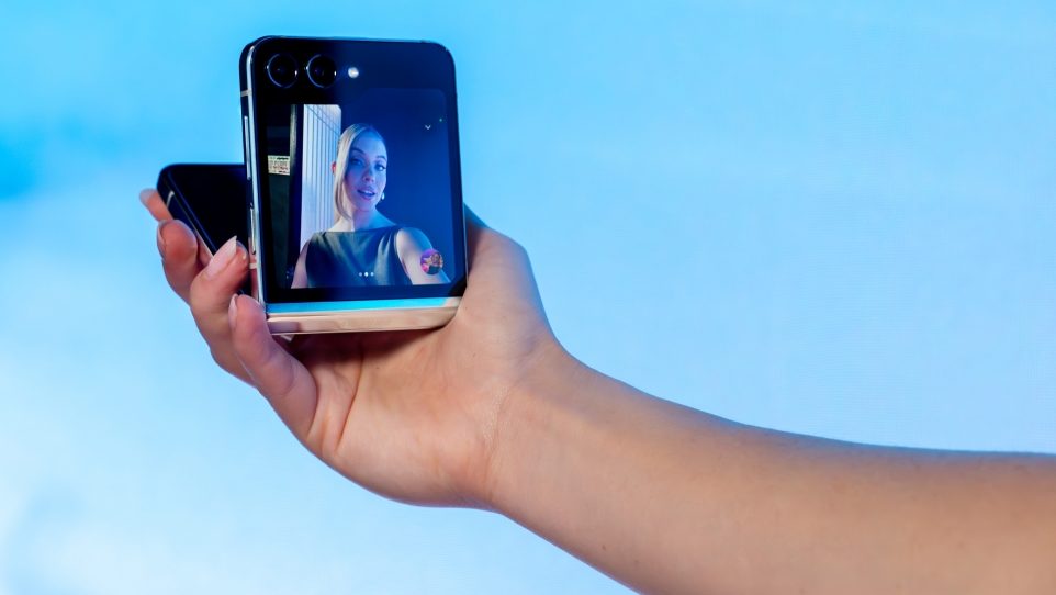 ¡Parte la temporada de piscina! Samsung sigue desafiando lo ...