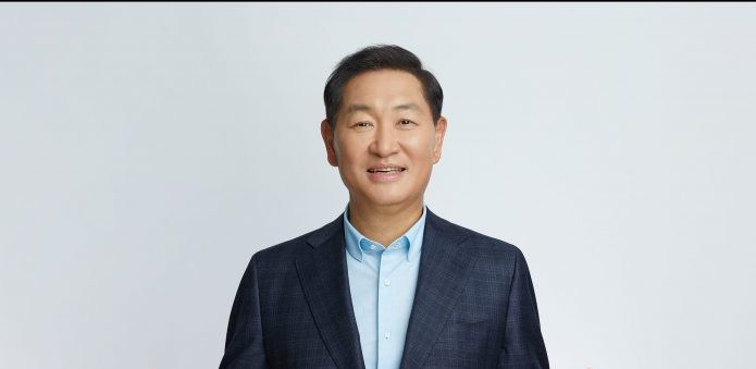 [Editorial] El advenimiento de la era Bespoke AI JH Han, CEO y Head de la división Device ...
