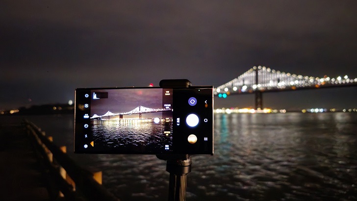 Těžké foťáky nechte doma. Podívejte se, jak skvěle fotí Galaxy S23 ...