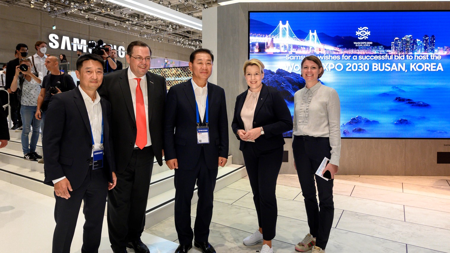 [Foto] Franziska Giffey bei Samsung auf der IFA 2022 – Samsung Newsroom Deutschland