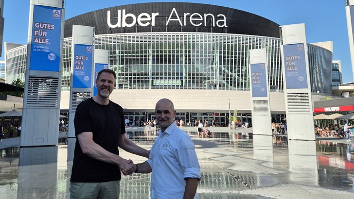 Augen auf in der Uber Arena: Samsung seit 15. Juli 2024 neuer Official ...
