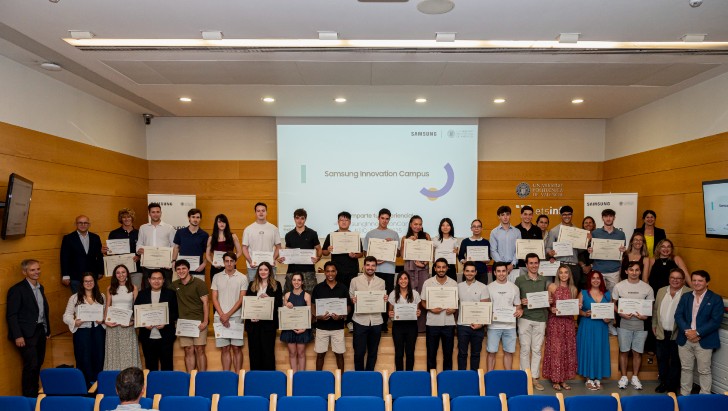 Samsung entrega los diplomas de sus cursos de IA y programación ...