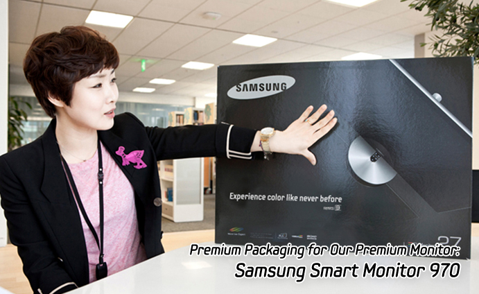 Premium packaging for our premium monitor: Samsung Series 9 Monitor ...