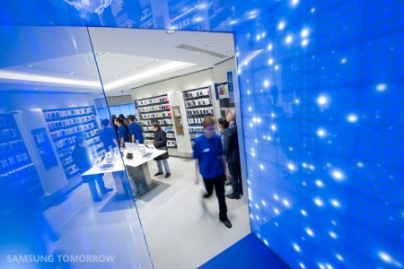 First ‘Samsung Mobile Store’ opens in Paris – Samsung Global Newsroom