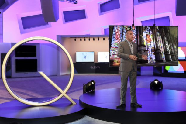 [Photo] Samsung Gives World First Look at its New QLED TVs – Samsung ...