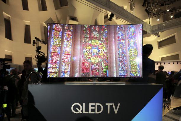 [Photo] Samsung Gives World First Look at its New QLED TVs – Samsung ...
