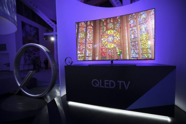 [Photo] Samsung Gives World First Look at its New QLED TVs – Samsung ...