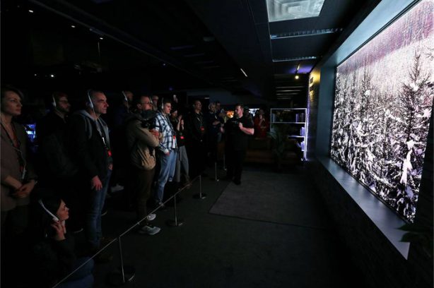 [Photo] The First Look: The Future of Visual Display with Samsung’s ...