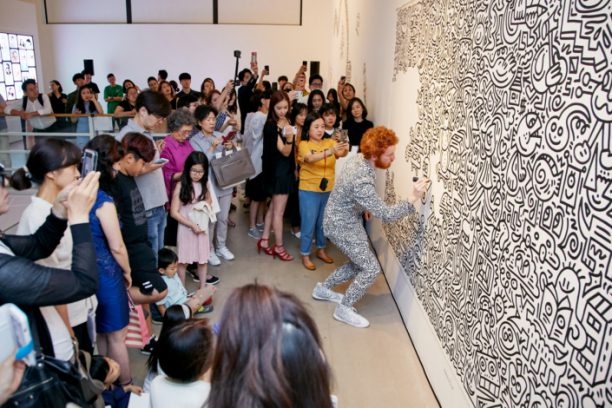 Mr. Doodle Unlocks the Creativity of the Galaxy Note With S Pen ...