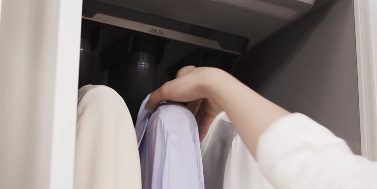 [Clothing Care Reimagined] ② Discover How the Samsung AirDresser is ...