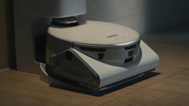 An Intelligent At-Home Helper – How the Bespoke Jet Bot™ AI+ Takes Care ...
