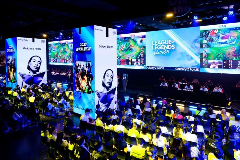 With New Samsung Foldable Campaigns, Users Can Enjoy Both Virtual and ...