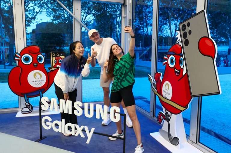 Paris 2024: Team Samsung Galaxy Members Meet at the Olympic™ Rendezvous ...