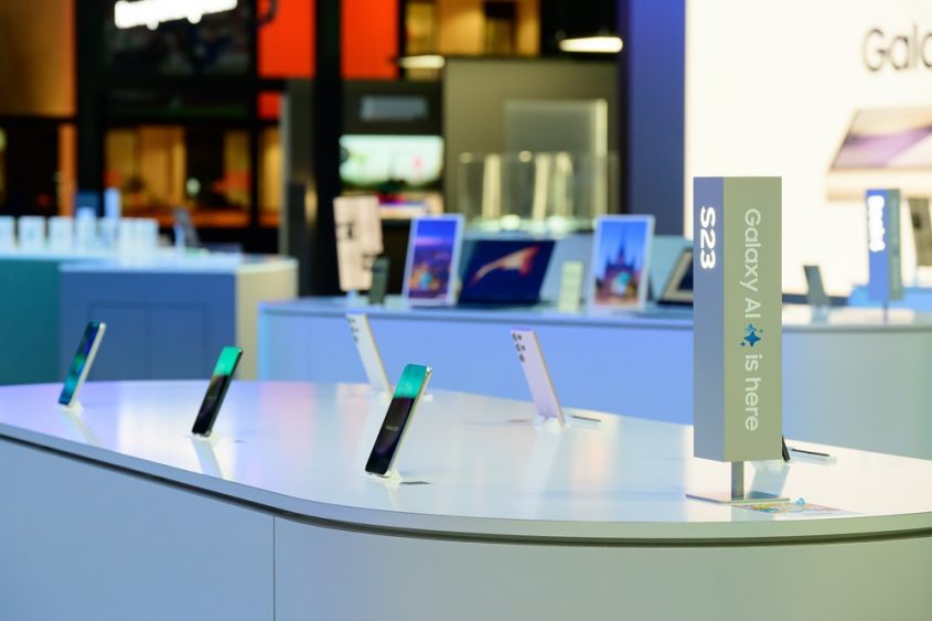 [MWC 2024] Samsung Ushers in AI Smartphone Era and Previews Galaxy Ring at MWC Barcelona 2024 ...