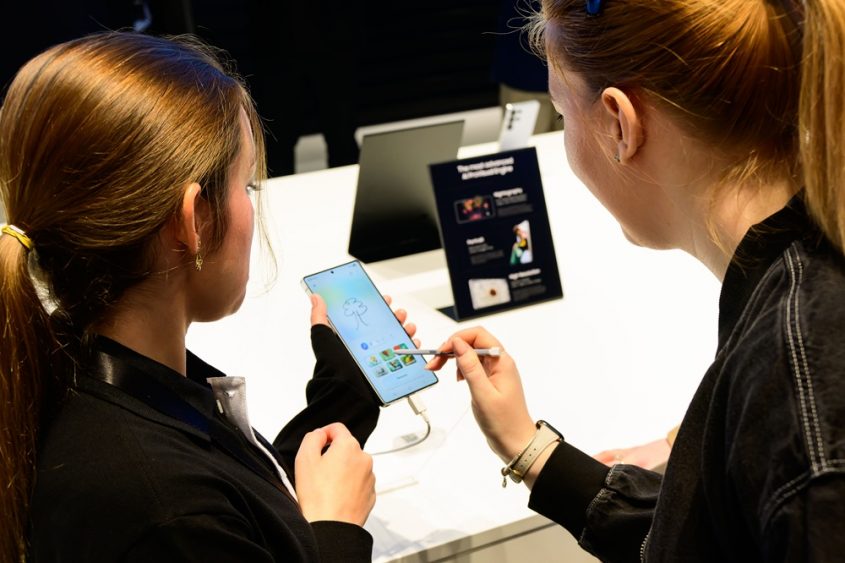 [MWC 2025] The True AI Companion: New Ways To Get Things Done, Create and Play With the Galaxy ...