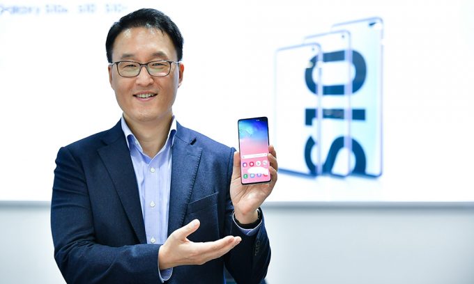 [Interview] Infinity Viewing Experience: Behind the Galaxy S10 Display ...