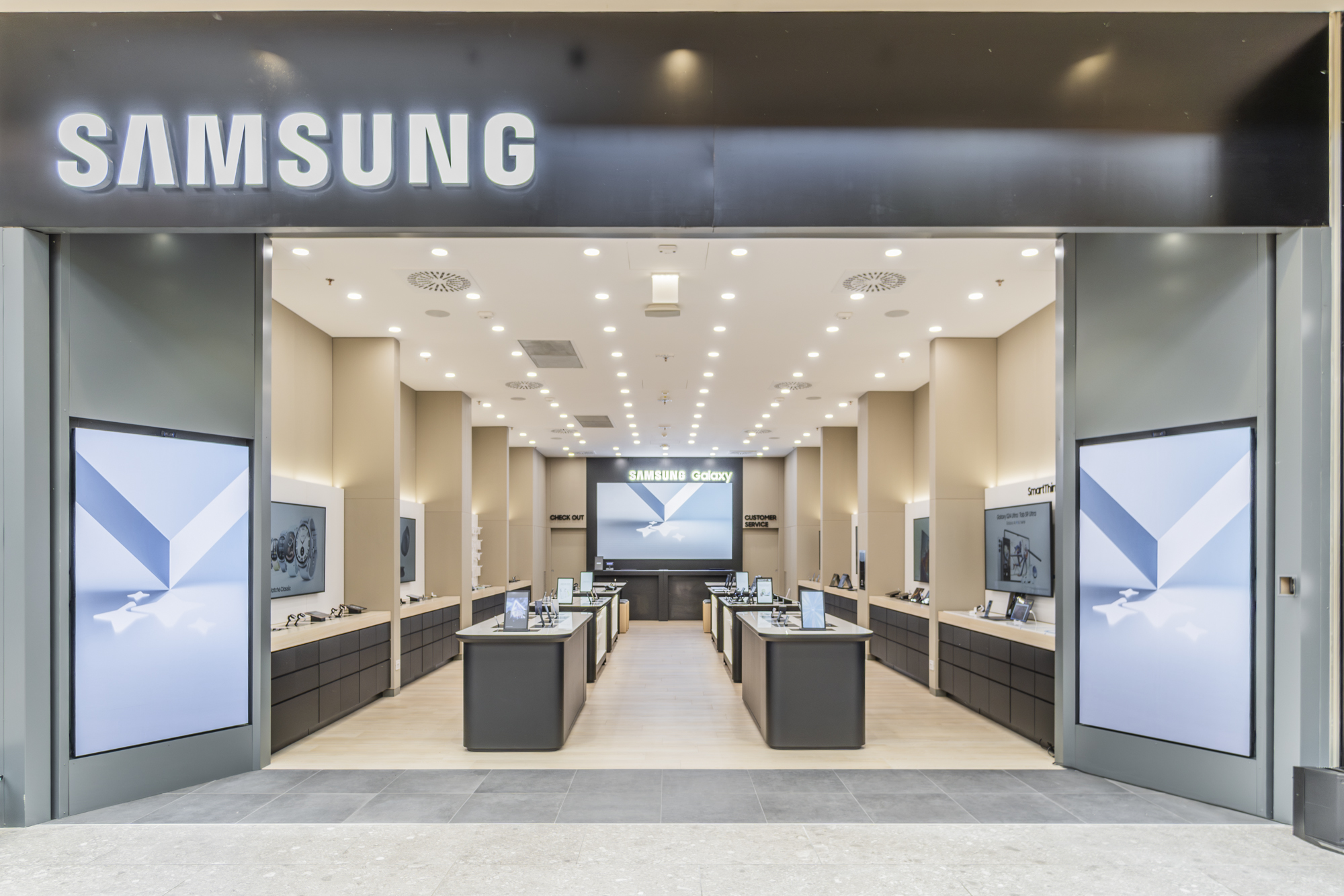 Arriva in Italia il primo Samsung Experience Store – Samsung Newsroom ...