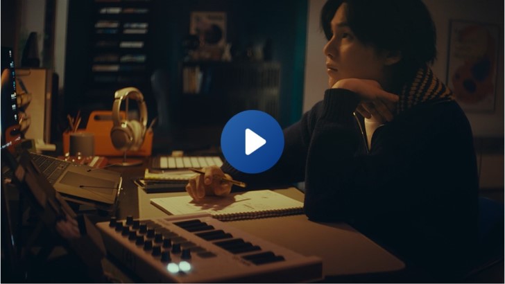 SUGA define la libertad en un nuevo video que presenta el proyector ...