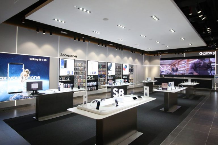 Samsung Experience Store at The Gardens Mall Reopens to Much Fanfare ...