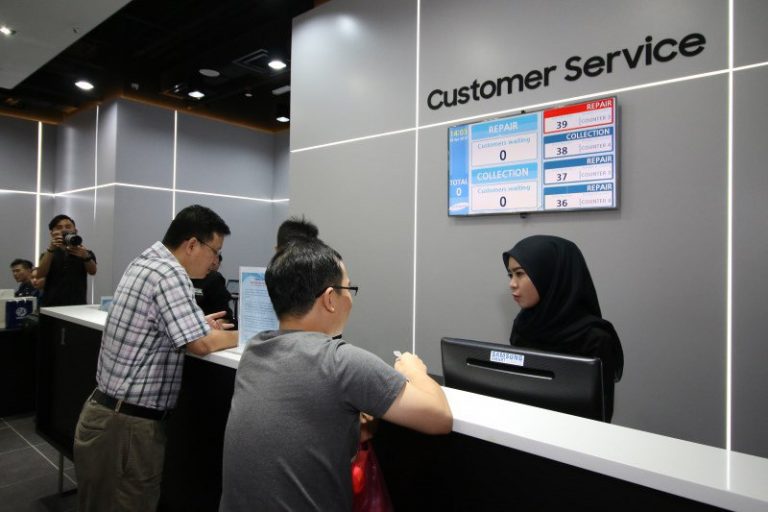 Samsung Experience Store at The Gardens Mall Reopens to Much Fanfare ...
