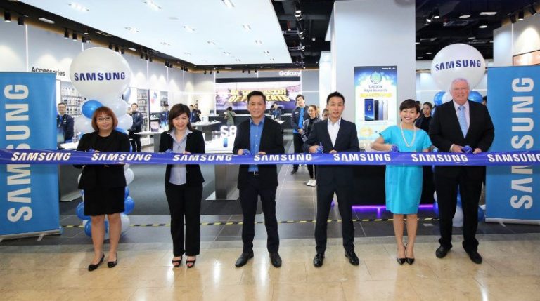Samsung Experience Store at The Gardens Mall Reopens to Much Fanfare ...