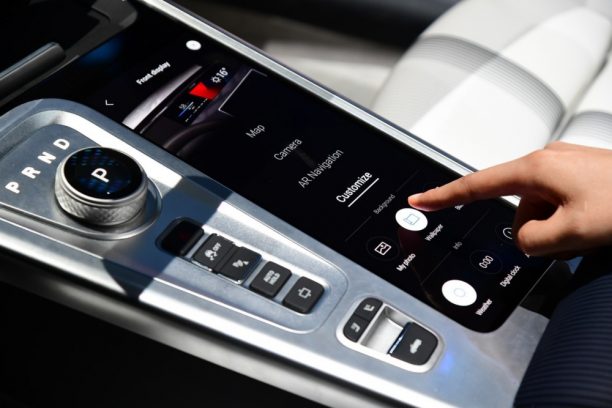 Samsung Pioneers 5G-Based Mobility with Launch of Digital Cockpit 2020 ...