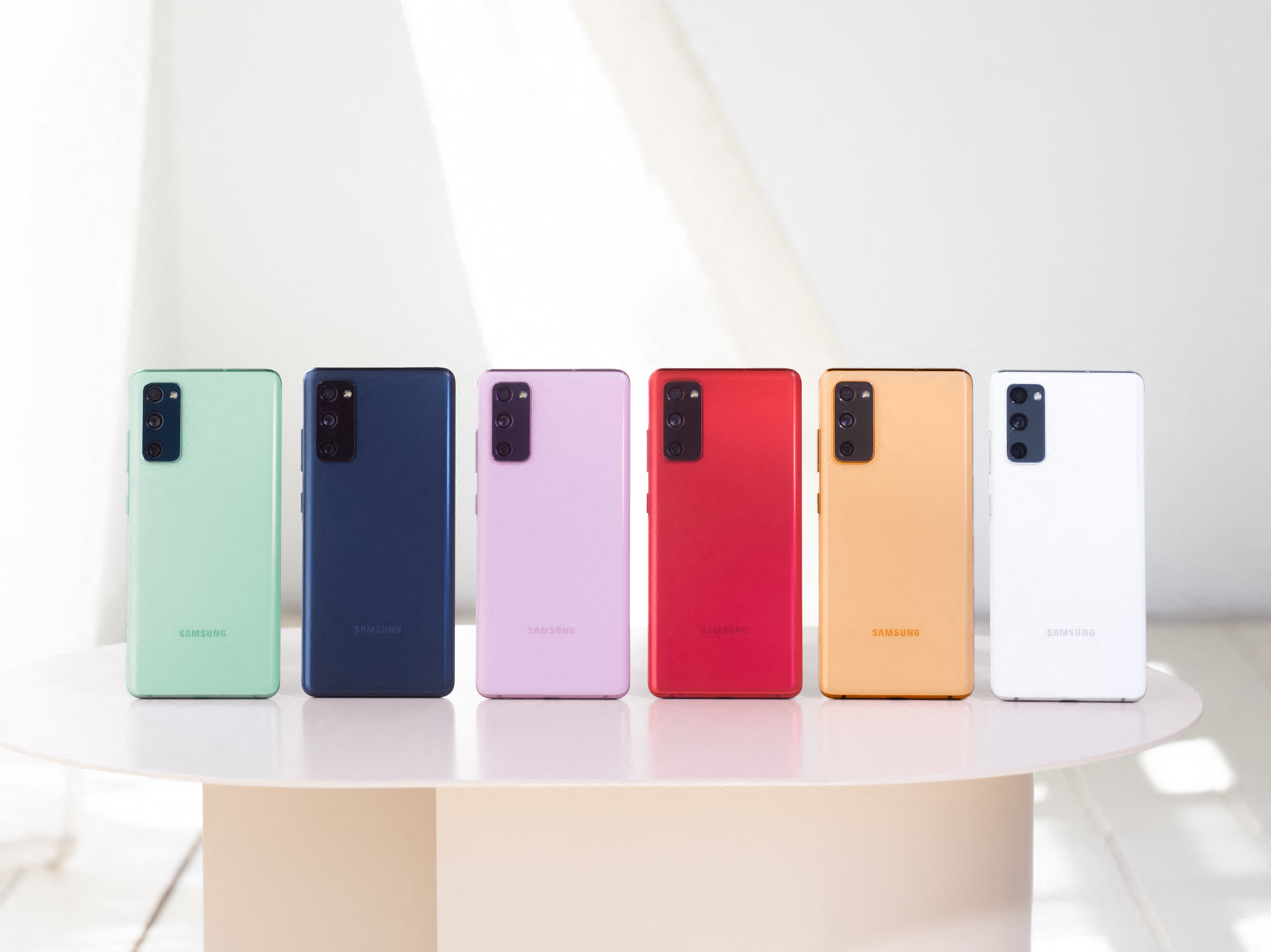 Unveiling Samsung Galaxy S20 FE Fan Favorite Features At An Accessible
