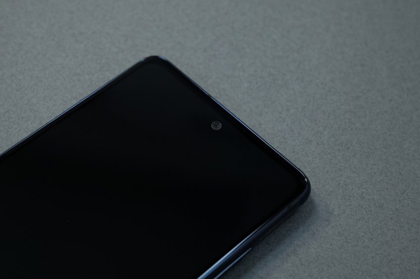 Unboxing the Galaxy S20 FE, A Smartphone Packed With Fan-Favorite ...