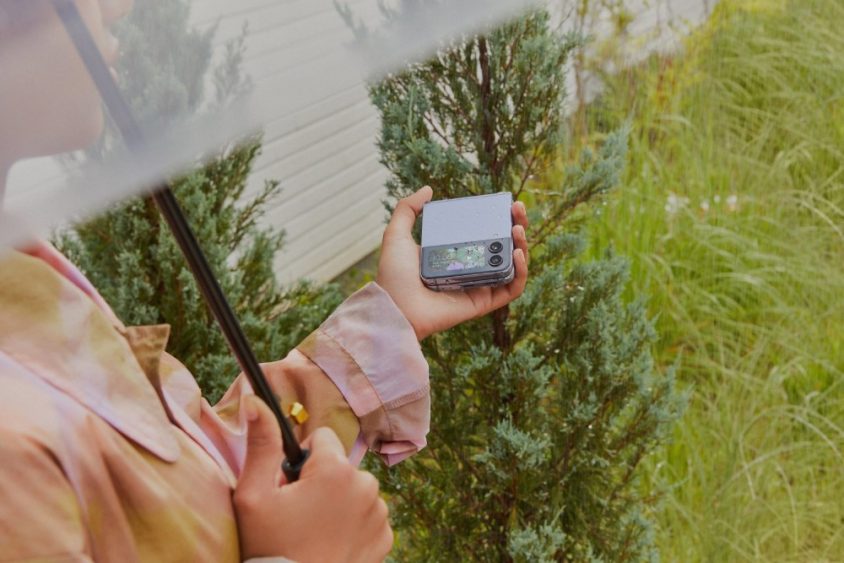 Six Reasons You Should Use a Foldable Smartphone – Samsung Newsroom ...