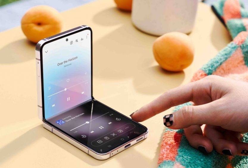 Everything You Need To Know About Galaxy Foldable Smartphones ① ...