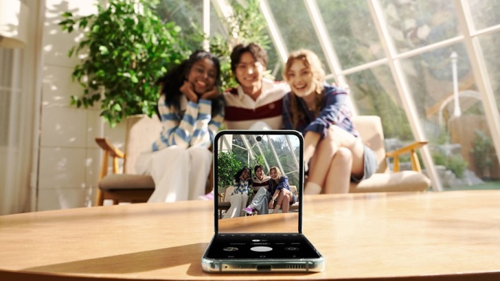 Everything You Need To Know About Galaxy Foldable Smartphones ① ...