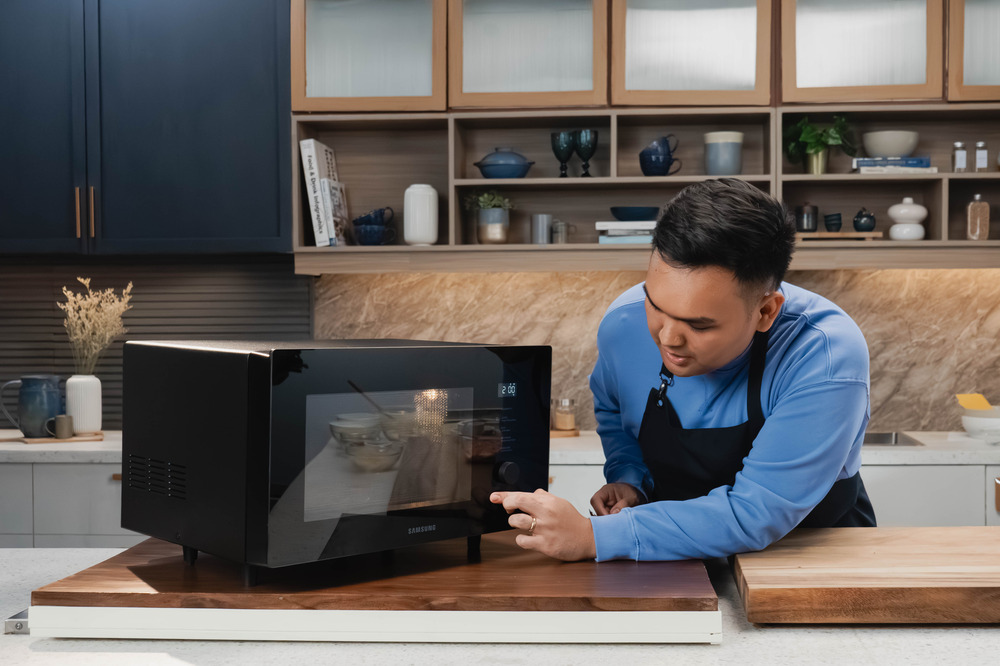 Samsung’s All-in-One Smart Oven is More Than Just for Reheating, and ...