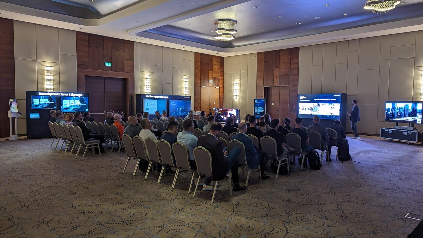 Samsung Display Roadshow: Visual Experience Transformation – seria ...