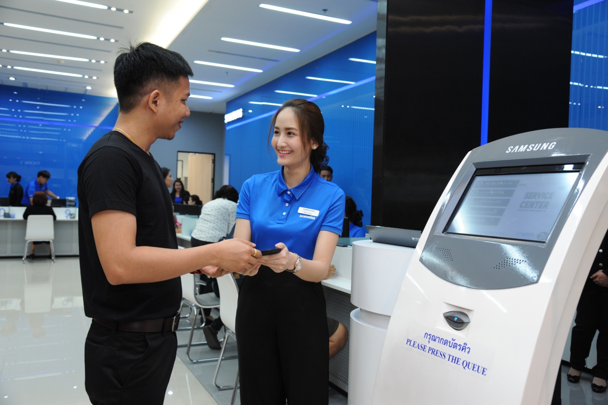 ซ มซ งตอบร บยอดขายใส ใจล กค า เพ มจำนวนศ นย บร การสมาร ทโฟนระด บพร