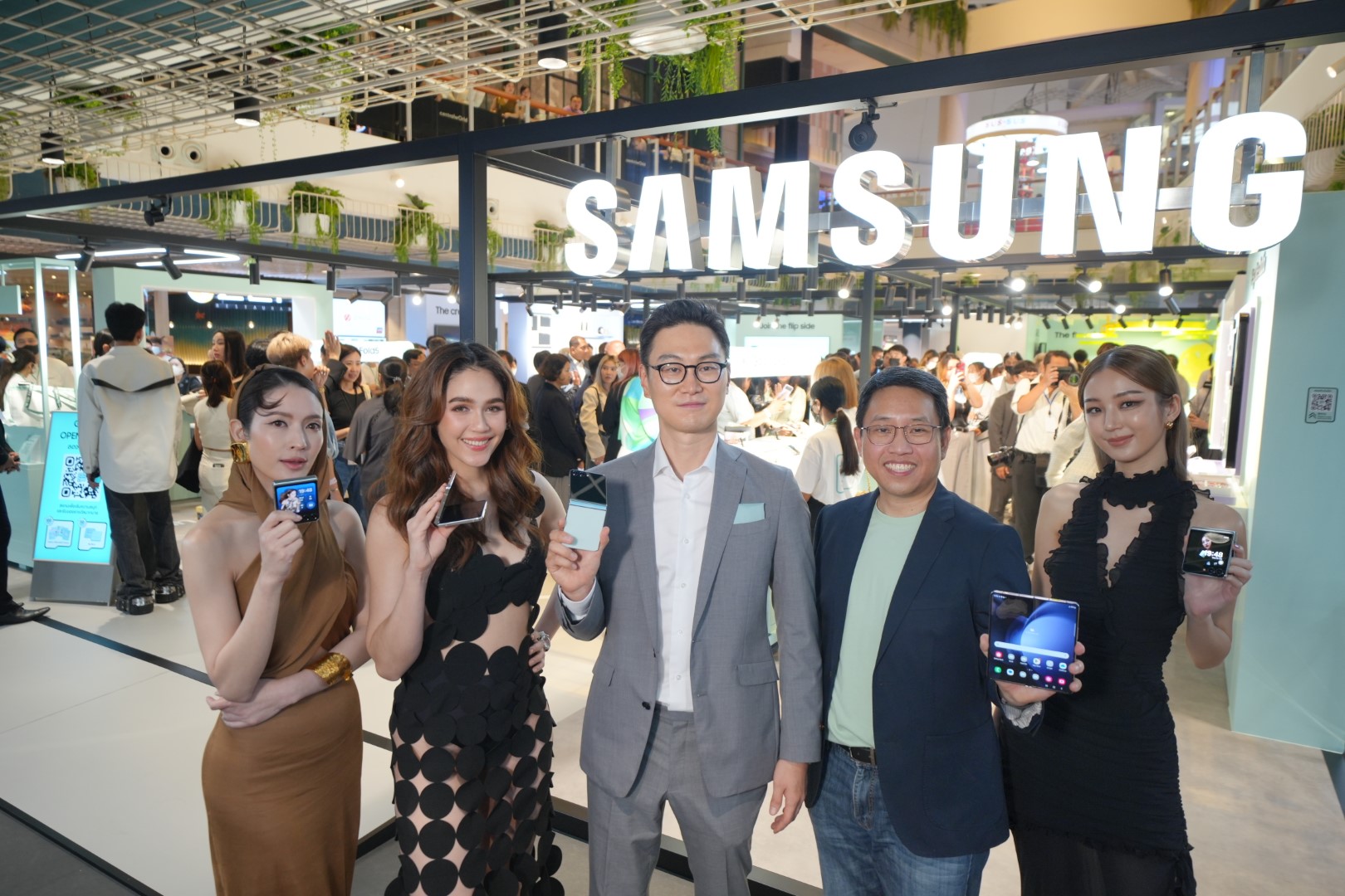 เปิดตัวแล้ว! Galaxy OPEN MARKET ครั้งแรกในไทย ทีมผู้บริหารและทัพดาราชวนทุกคนมาร่วมกิจกรรมสุด ...