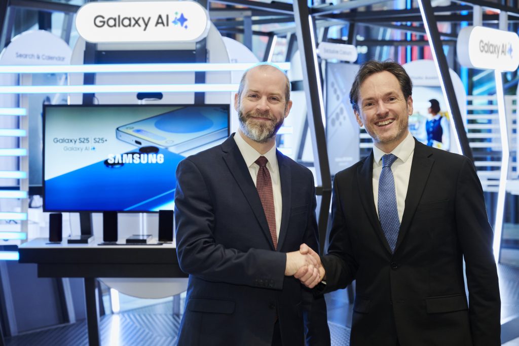 Samsung KX Welcomes Secretary of State for Business and Trade to Host ...