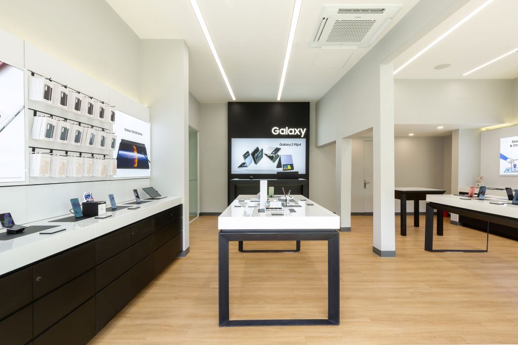 Samsung hợp tác cùng FPT Retail trình làng chuỗi 5 cửa hàng trải nghiệm ...