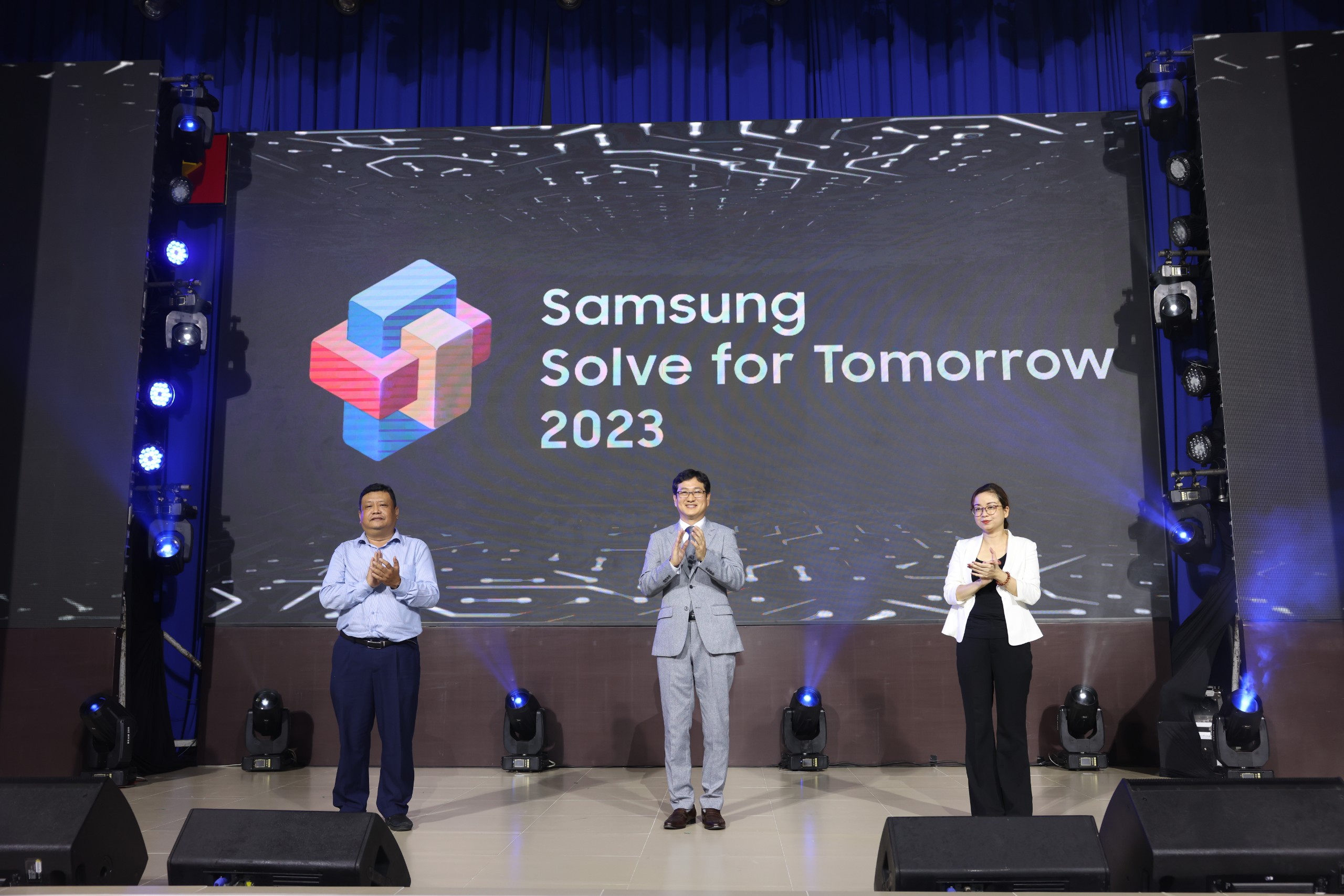 Samsung Việt Nam Thực Hiện Hành Trình Roadshow Solve For Tomorrow 2023 ...