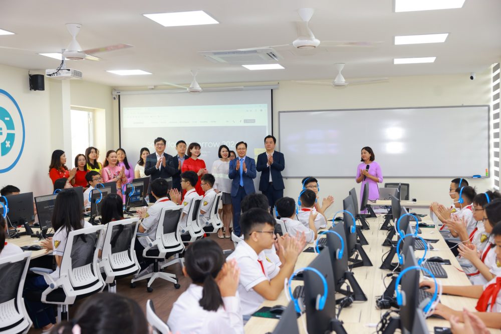 Samsung Trao Tặng Phòng Học Chức Năng STEM Lab Cho Trường THCS Nam Từ Liêm-Hà Nội – Samsung ...