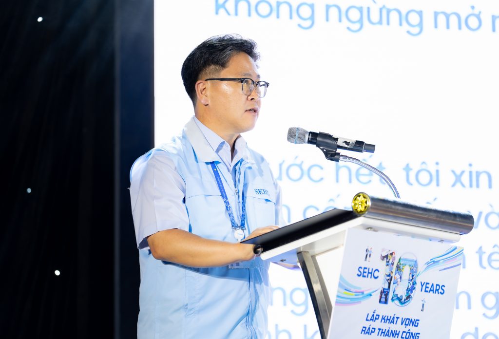 Lễ kỷ niệm 10 năm thành lập công ty TNHH Điện tử Samsung HCMC CE Complex (SEHC) và đón nhận Bằng ...