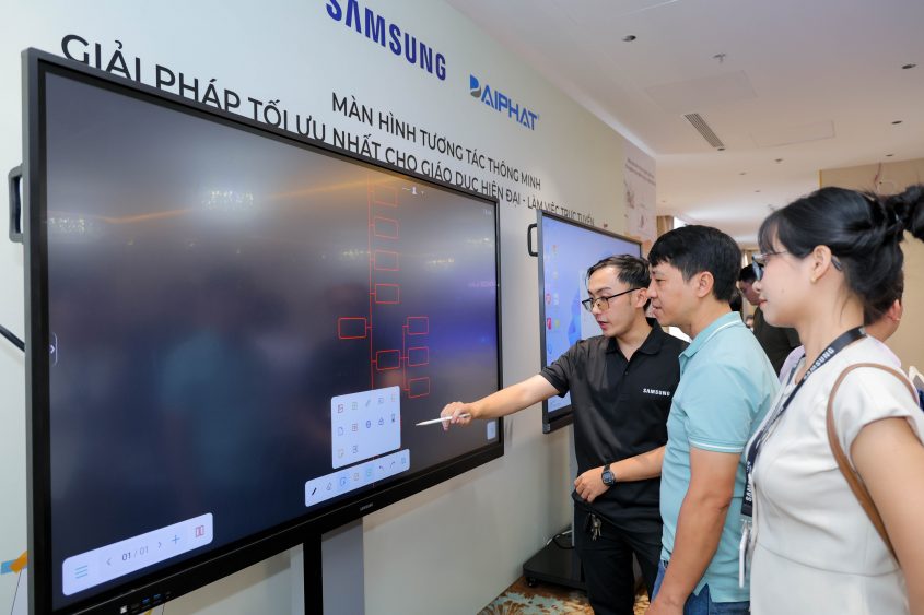 Samsung giới thiệu Bảng tương tác Android WAF và TV chuyên dụng cho ...