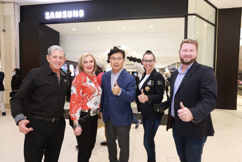 Two Pioneering Samsung Stores Open in Johannesburg – Samsung Newsroom ...