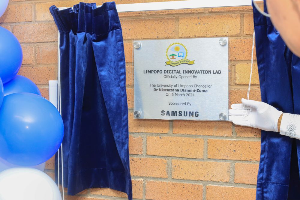 Samsung & Dtic Celebrate Launch of University of Limpopo Digital ...