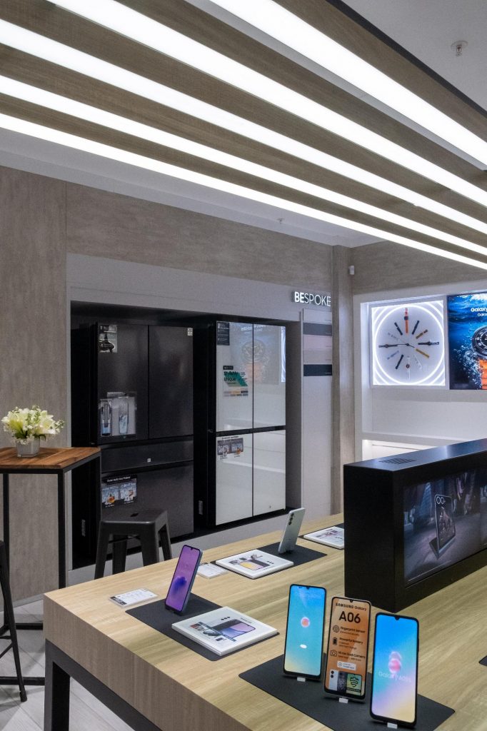 Samsung Brings Innovative Tech with the Opening of a New Store at ...